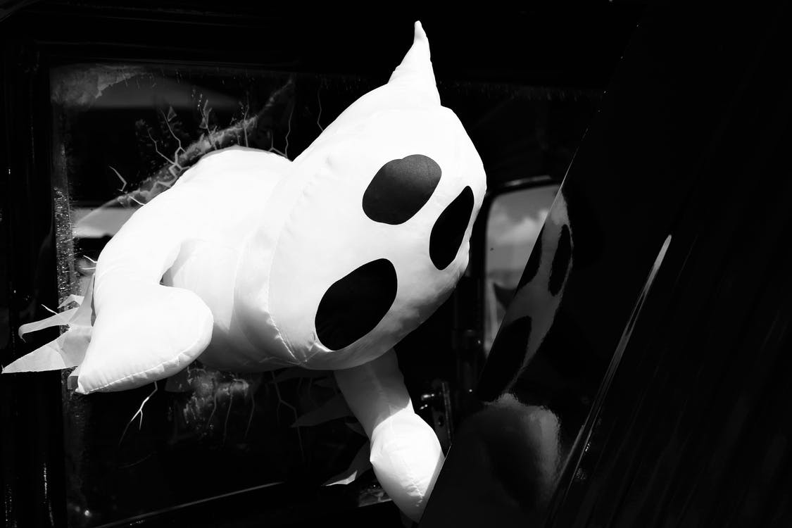 What Are Poltergeists? (The Difference Between Them and a Haunting ...